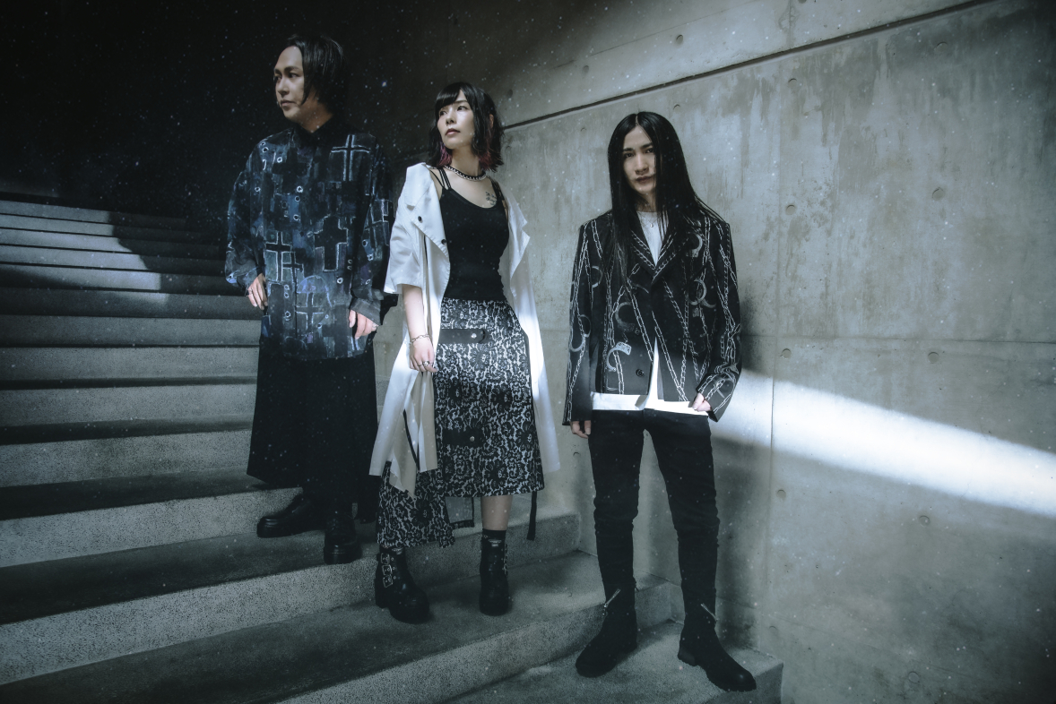 TEARS OF TRAGEDY「TRINITY」発売記念アコースティック・ミニライヴ＆サイン会決定！ | Walküre Records